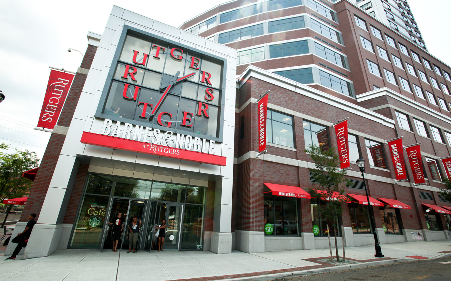 College Retail Store Design Services | Barnes & Noble College